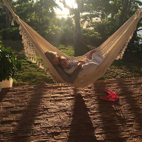 Ana Hickmann Curte Praia O Filho Quem QUEM News