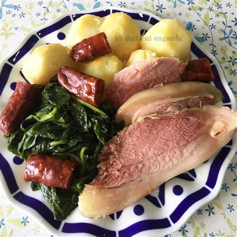 Lacón con grelos Receta tradicional de Galicia Entroido