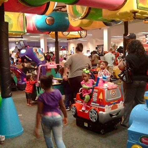 Chuck E Cheese Salón De Videojuegos En Mobile