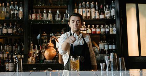 4 Bartender Tips And Tricks Guaranteed To Boost Tips Small Business Sense