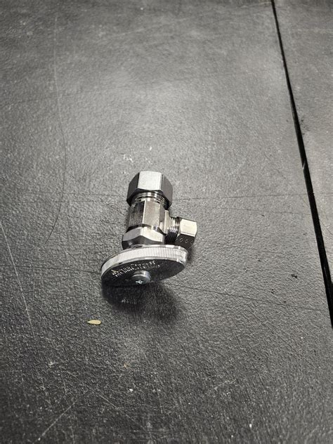 Brasscraft 1 2 In Fip Inlet X 1 4 In Compression Outlet Multi Turn Angle Valve Ez Auction