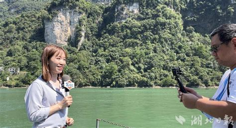 哭嫁是什么两岸媒体记者感受三峡民俗 魏萌 摄影 表演