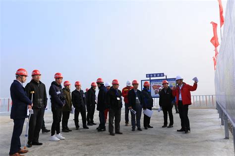 中铁五局机械化公司新疆g218项目获中铁城投观摩团好评