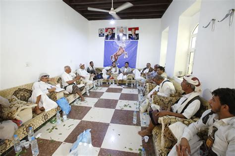 قيادة مؤتمر مأرب ومديرية رحبة تؤيد قرارات البنك المركزي بعدن وتندد