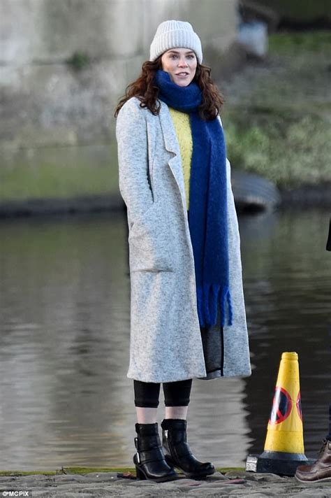 Anna Friel Films Sex Change Drama In Manchester Daily Mail Online