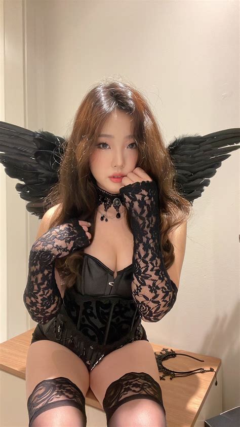 ㅇㅎ 미리 입어보는 할로윈 코스튬  치지직 에펨코리아