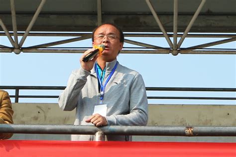 律动蔓赛场，青春正当时——上饶中学第七届校园体育文化节暨秋季田径运动会开幕 搜狐大视野 搜狐新闻