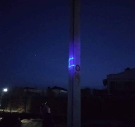 Zelenski Cere Ucrainenilor Să șteargă De Pe Case și De Pe Asfalt