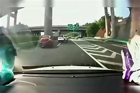 老司机高速120不断超车，“神走位”躲过死神，监控拍下惊险瞬间死神监控瞬间