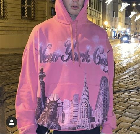 Pin by nastessshhh on x Hoodies and sweatshirts 2020 | Unusual clothes ...