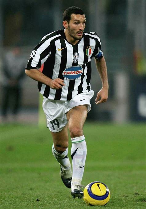 Zambrotta Juve - Gianluca Zambrotta of Juventus runs with the ball ...