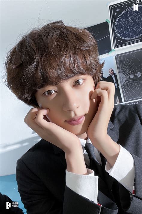 Bts Community Post Dear Jin From Army ジンくん🐹🌙💕 ジンくんのところでも桜見れたかな🌸🍡 ステキ