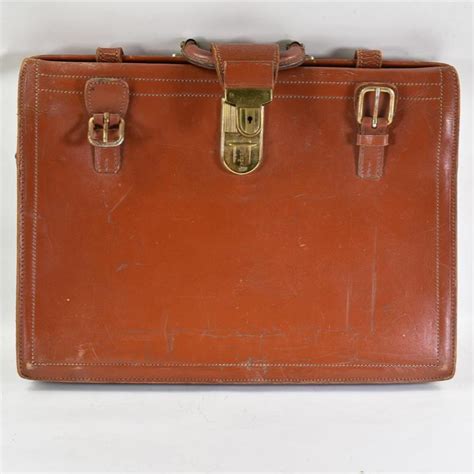 Ancien cartable en cuir Label Emmaüs
