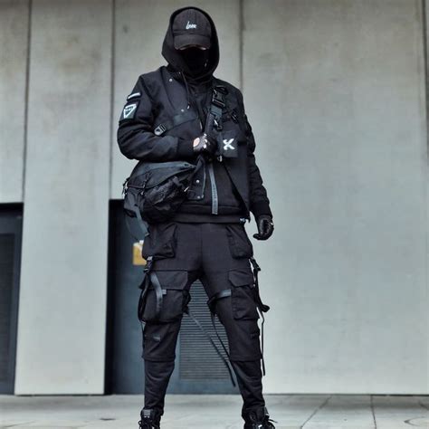 Pin By Elisabeth Andersen On Lyngemt Techwear Jacket Techwear Outfit