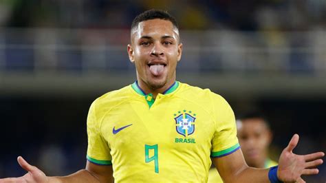Torcedores Criticam A Não Convocação De Vitor Roque Para A Seleção Brasileira