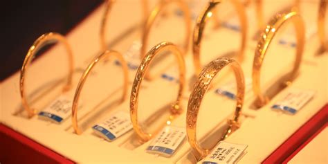 多家品牌3月11日境内足金首饰零售价格突破666元 克 经济观察网 专业财经新闻网站