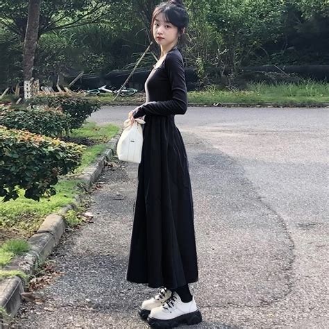 法式黑色连衣裙子女2023新款高级感质感长袖气质收腰显瘦长裙夏季 三坑日记