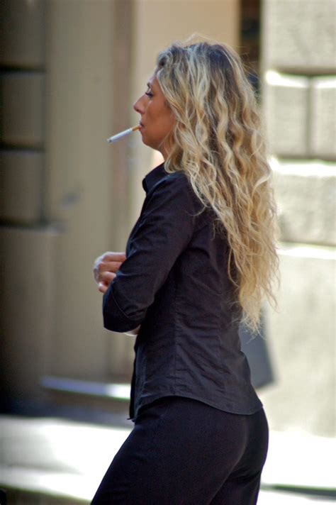Candid Smoking Hotties