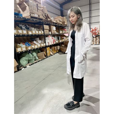 🌈現貨秒發清倉🌈特價高品質實驗衣 鈕釦袖 醫師袍 藥師袍 醫師服外套 白大褂 醫生服 大學實驗衣cosplay萬聖節 蝦皮購物