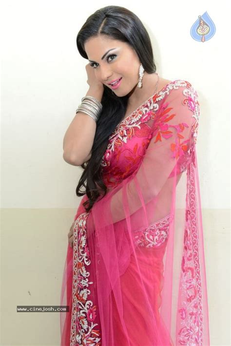 Veena Malik Hot Stills Photo Of