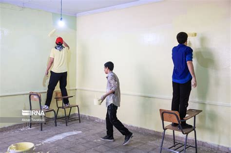ایرنا رنگ آمیزی و بهسازی مدارس سبزوار با همت گروه های جهادی صاحب‌خبر