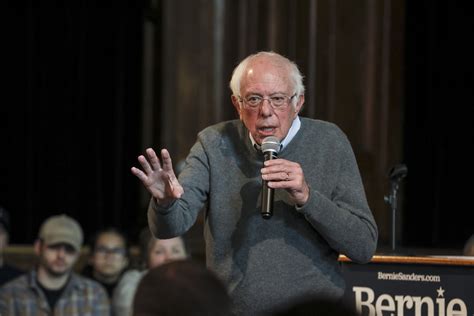 Bernie Sanders Raises 345 Million In 2019s Final Quarter The Times