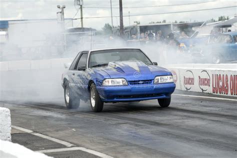 Mustang Burn Out Editorial Image Image Of Rubbing Show 31090365