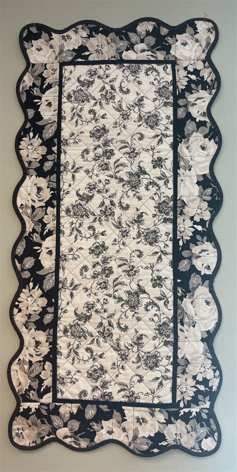 Wavy Table Topper