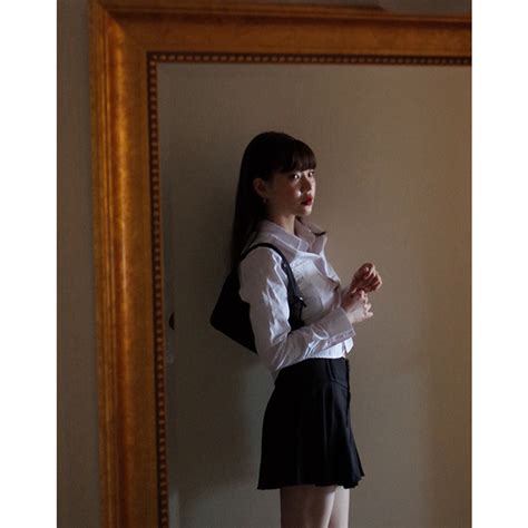 Exclusive韩国2021年新款辣妹迷你修身短款设计感小众衬衫长袖女虎窝淘