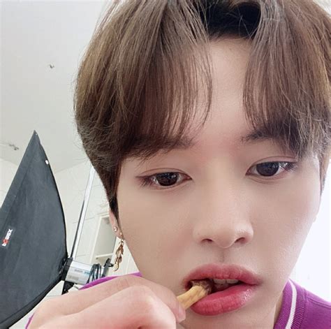 리짱 On Twitter 제일 좋아하는 리노 버블 프사♡