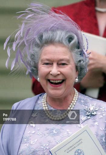 Queen Elizabeth Ii Humorous Pa Images