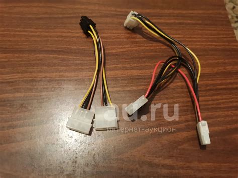 Переходник доп питания видеокарты Molex To 6 Pin — купить в Красноярске Состояние Б у Шлейфы