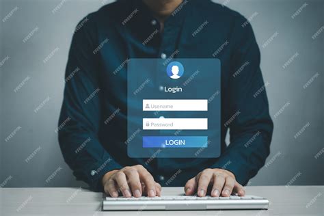Homem Usando A Interface De Login Do Teclado Do Computador Nas Entradas