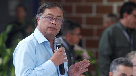 Petro Plantea La Compra De Tierras Para Campesinos Y Pequeños