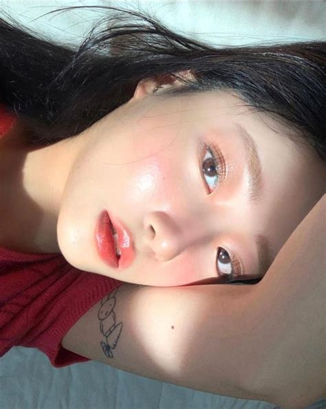 Pin By E M I L Y On Pretty Dewy Makeup Look Makeup Looks Pretty Makeup