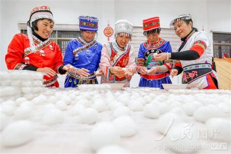 浙江宁波共聚包汤圆 冬至民族情 人民图片网