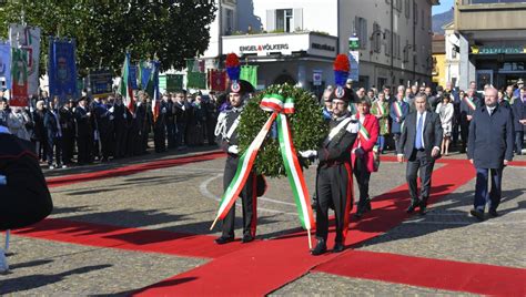 Festa Del 4 Novembre Sul Lungolago Di Intra La Cerimonia Provinciale