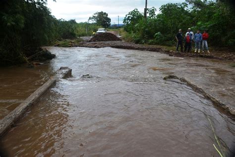 Fotos Chuvas causam danos no Sul do Brasil 09 06 2014 UOL Notícias