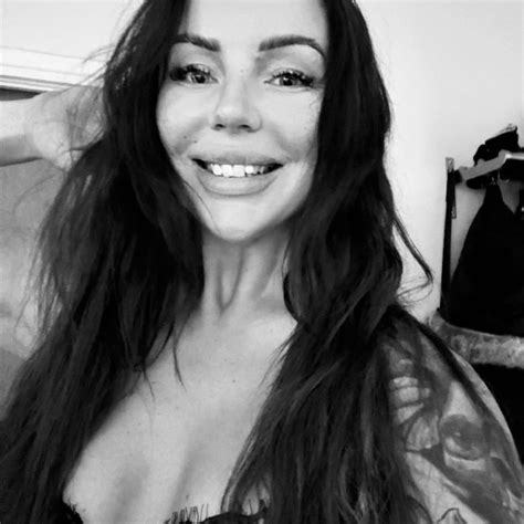 Bubbisen Har Vårkänslor 😂 Jag Med Så Man Gick Ju I Shorts Emelie