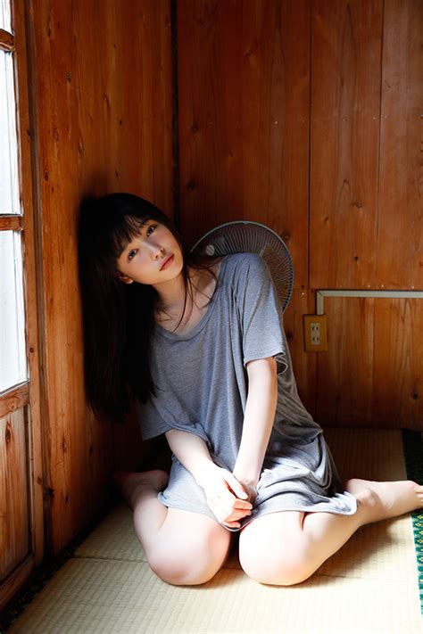 桜井日奈子、初写真集発売！最後の高校生姿から女優への軌跡 9枚目の写真・画像