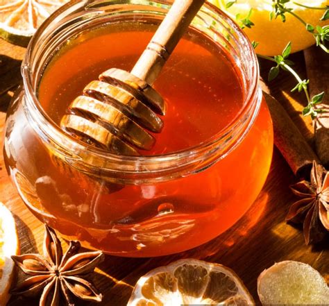 Pamper Yourself With A Homemade Honey Face Mask