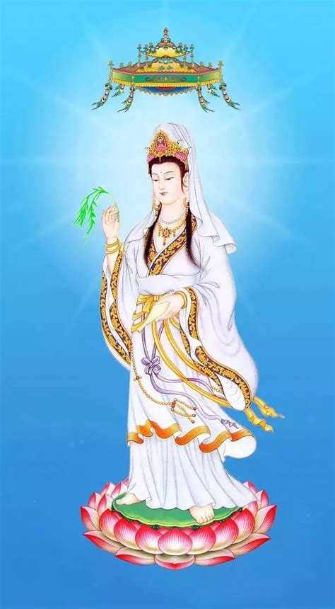 Chinese Buddhist And Daoist Art And Statues With Beautiful Lines And