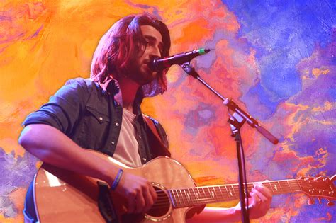 18 Things To Know About Jewish Musician Noah Kahan Hey Alma