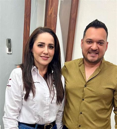 La Dra Luz Marely García Agradece y Felicita a Eduardo Yáñez Villegas