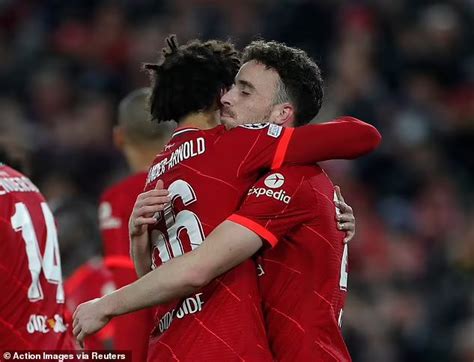 Champions League Ronaldo And Lewandowski Make Our Team Of The Week