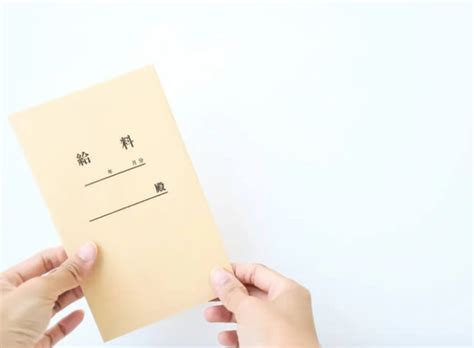 キャバ嬢の仕事内容は？給料システムやホステスとの違いも解説！
