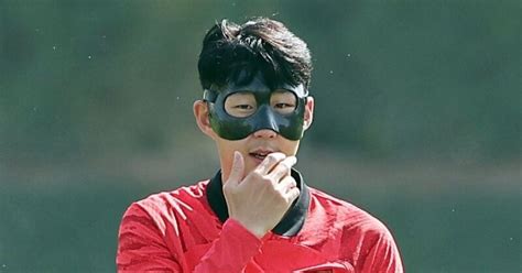 손흥민 마스크 끼고 훈련 참가마스크 생각보다 편안해