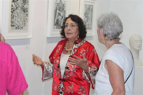 الفنانة المغربية أمينة الرميقي تعرض آخر أعمالها في طنجة