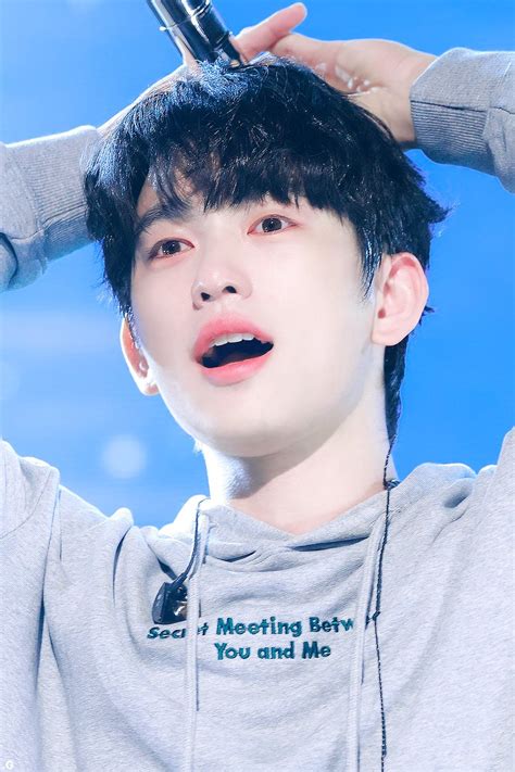 w on Twitter RT dodge got7 230129 사랑이 눈에 보이는 순간 GOT7 진영 Jinyoung