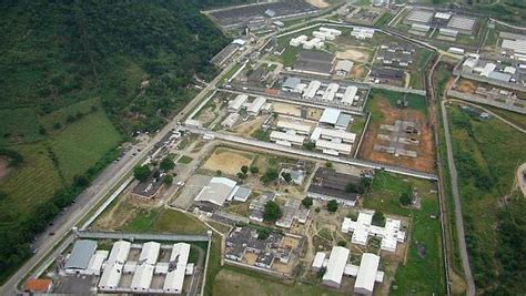 Presos Fogem Do Complexo De Bangu No Rio Veja